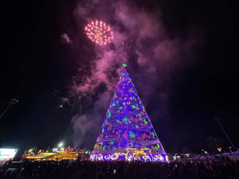 Tallest Christmas Tree, a Tradition and Unbroken Record in Tagum City ...