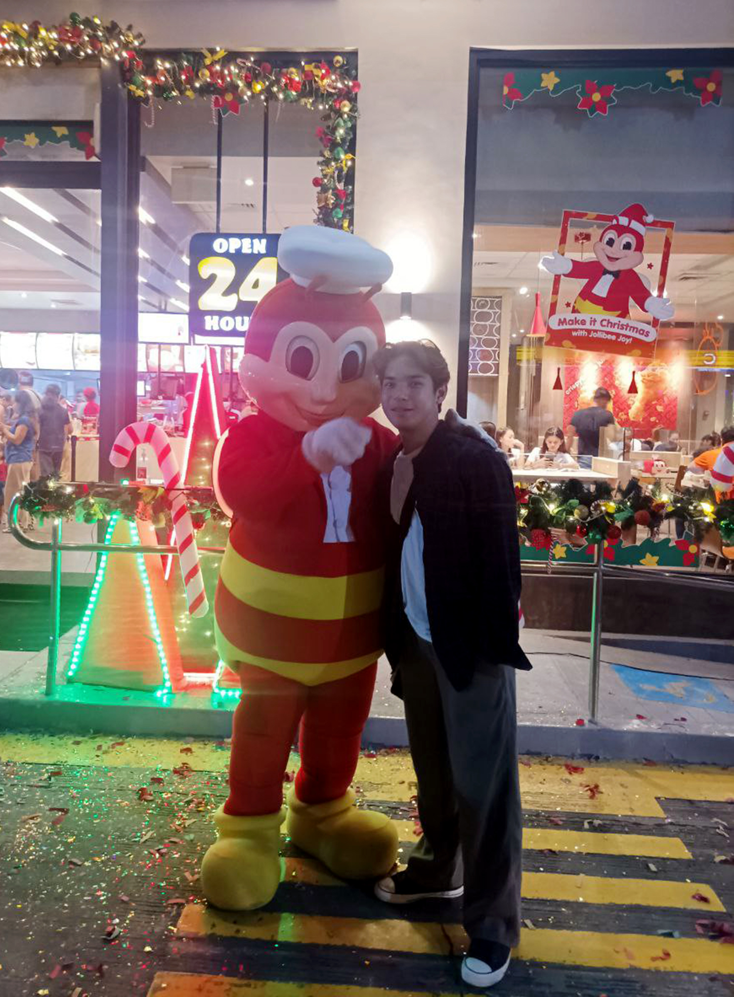 Jolly Snaps: Make it Christmas with Jollibee Joy in Davao! – Popular ...